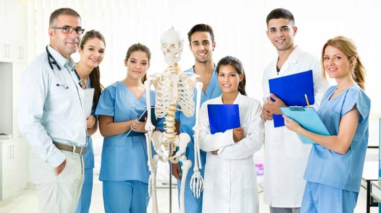 Studia medyczne za granicą - medycyna: Twój przewodnik 2026